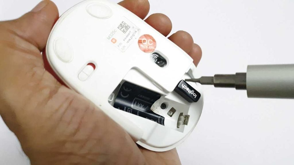 How To Take Apart A Logitech M325 Mouse: A Step-By-Step Guide - Mouse RGB